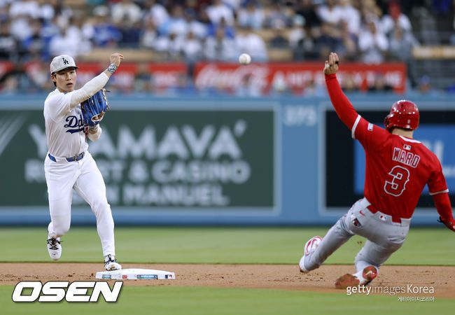 '2안타-3안타 2볼넷-2안타' 김혜성 10년 만에 9타석 연속 출루 신기록 대박!...병살타 5개 침묵에 2-6 완패 [LAD ...