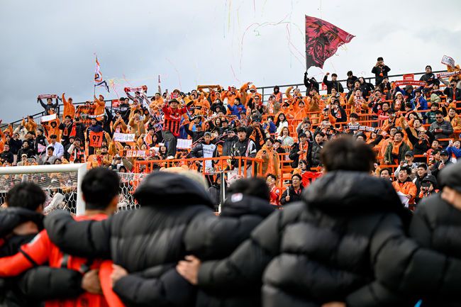 강원FC ACLE 홈경기, 춘천서 열린다... AFC 승인 : ZUM 뉴스