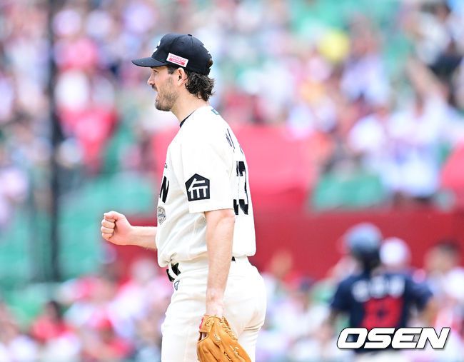 [사진]SSG 선발 앤더슨, '병살타 이끌며 주먹을 불끈' : ZUM 뉴스