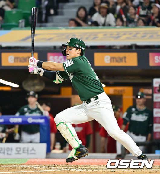 ‘0:4→2:4→2:5→5:5’ SSG-KIA, 연장 11회 혈투 끝에 무승부…누구도 웃지 못했다 [인천 리뷰] : zum 뉴스