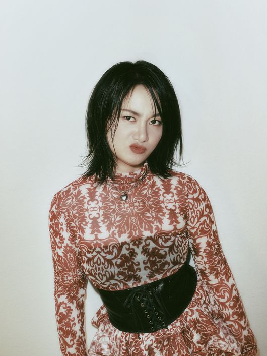 ‘14kg 감량’ 박나래, 새 프로필 추가 공개..웃긴데 예뻐 : zum 뉴스