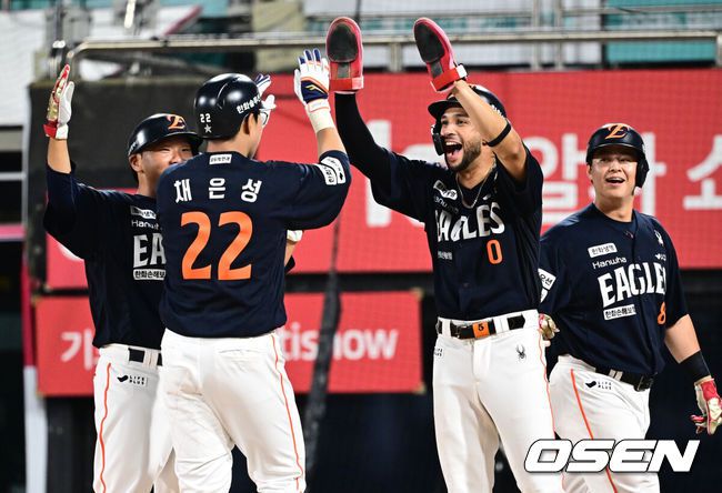 KBO 역사에 단 한 번뿐이었는데…한화가 도전한다, 무려 40년 만에 한 시즌 10연승 두 번 하나 : zum 뉴스