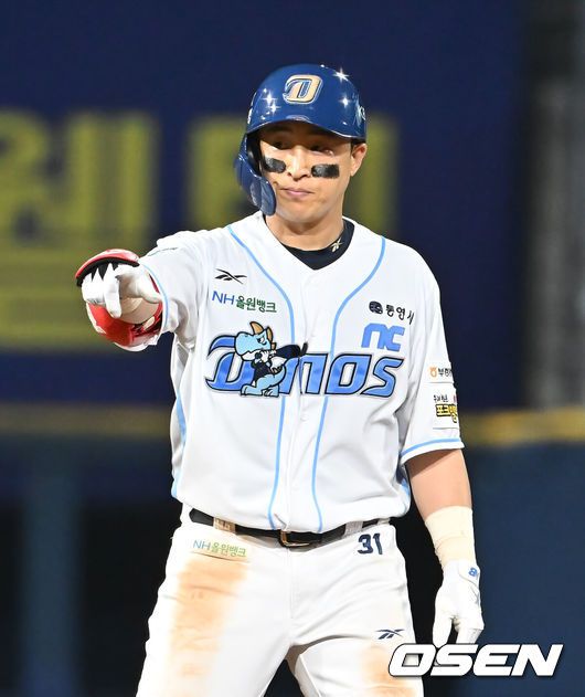 'KBO 최다 2583안타' 손아섭 트레이드 가치, 고작 현금 3억+3R 지명권…'반쪽 타자+반년 렌탈' 한계인가 : zum 뉴스