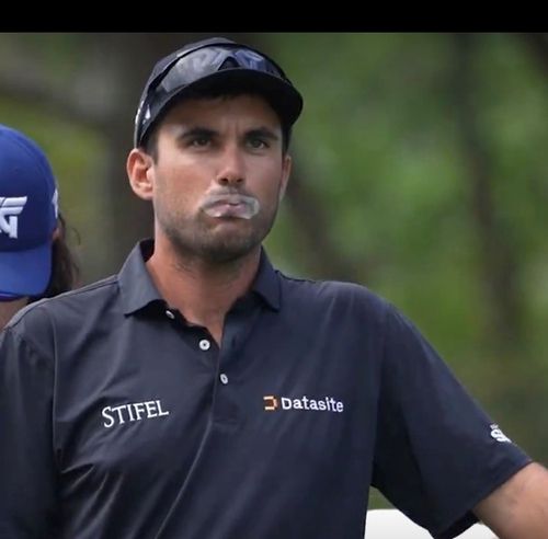 PGA 2부 투어 선수, 입에 테이프 붙이고 출전…'화를 다스리자' : ZUM 뉴스