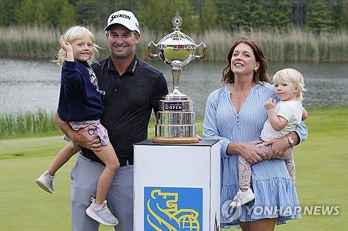 '스포츠 DNA' 타고 난 폭스, 한 달 동안 PGA 투어 2승 : ZUM 뉴스