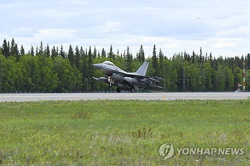 알레스카 KF-16 사고도 조종사 실수…"유도로를 활주로로 오인"(종합) : ZUM 뉴스