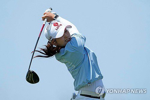 LPGA투어 첫 우승 꿈꾸는 최혜진, 마이어 클래식 2R 공동선두 : ZUM 뉴스