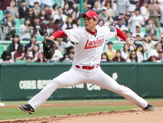 김광현, 2025 KBO '연봉킹' 등극... '20억 껑충' 30억 원 받아 : zum 뉴스