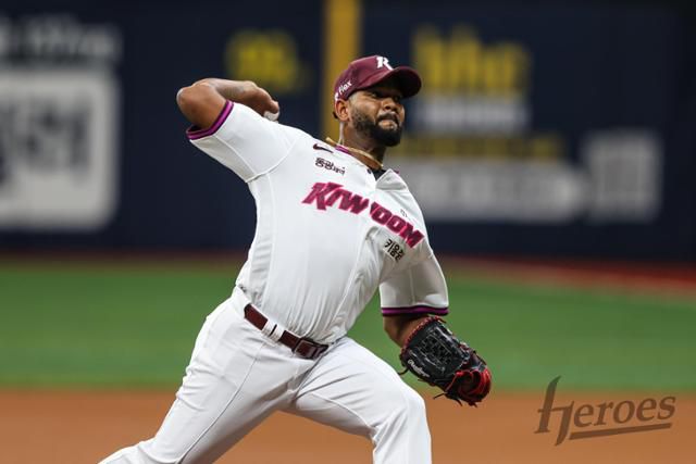 333일만의 KBO리그 복귀전서 승리투수 된 '키움' 알칸타라 "감독님과 약속 지켜 무척 기쁘다" : zum 뉴스