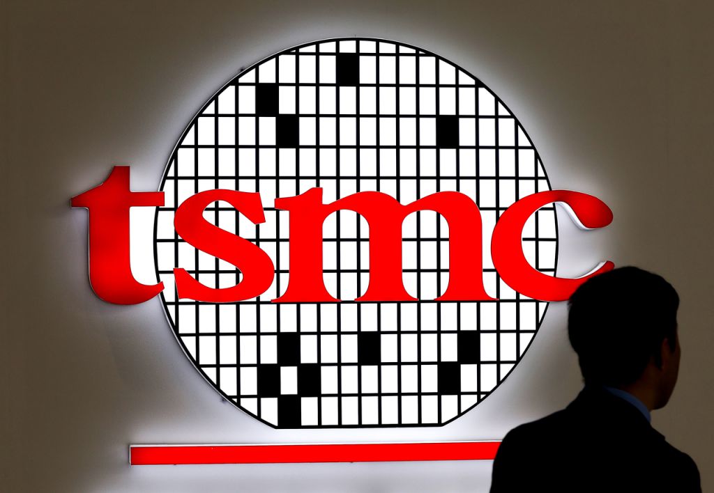 TSMC 회장, 1천억달러 美투자 해명…“어떤 압박도 안 받았다” : zum 뉴스