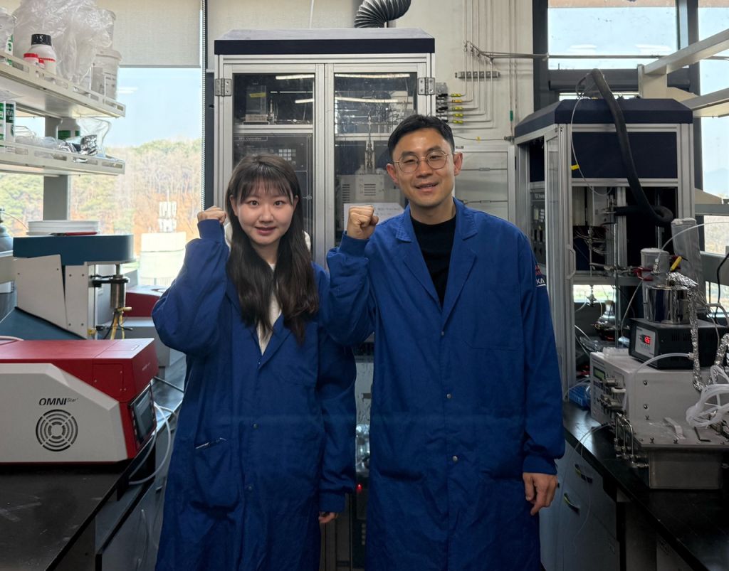 “합성 성능 7배↑” 세계 최고…KAIST, 고성능 암모니아 촉매 개발 : zum 뉴스