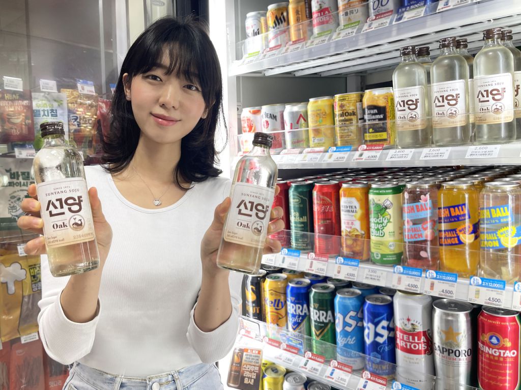 GS25, 선양오크소주 200만병 돌파…매출 2위 ‘대박’ : ZUM 뉴스