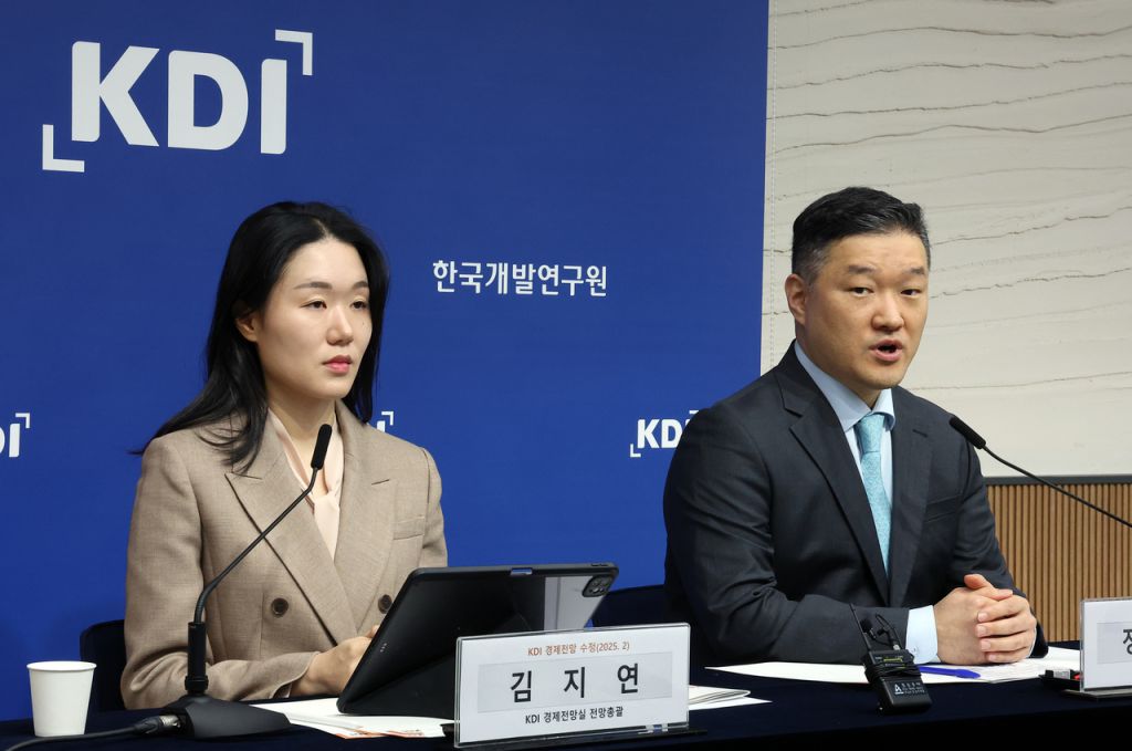 KDI “건설 부진에 수출 둔화...경기 전반이 미약” : zum 뉴스