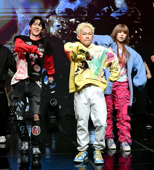 [Y현장] AOMG 2.0 첫 주자 식구, '가짜 래퍼' 정조준한 강력한 한 방 (종합) : ZUM 뉴스