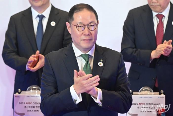 조현상 HS효성 부회장, '민간외교' 앞장…APEC 경제 자문 이끈다 : ZUM 뉴스