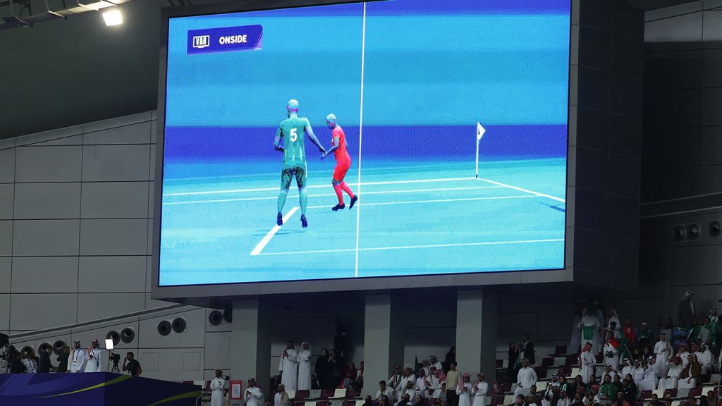 EPL, 오는 12일부터 '반자동 오프사이드 판독 기술' 도입 : zum 뉴스