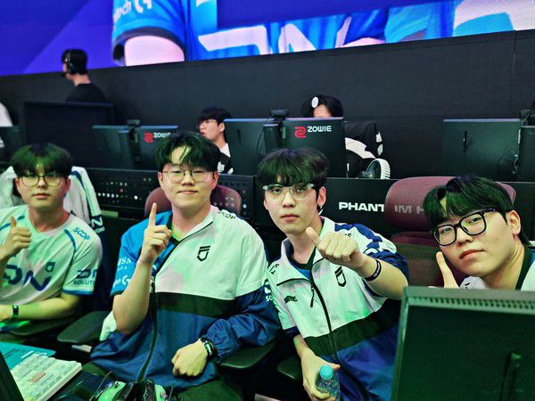 [PWS] '절대 1강' DN 프릭스, 파이널에서도 첫날 선두 질주 : zum 뉴스