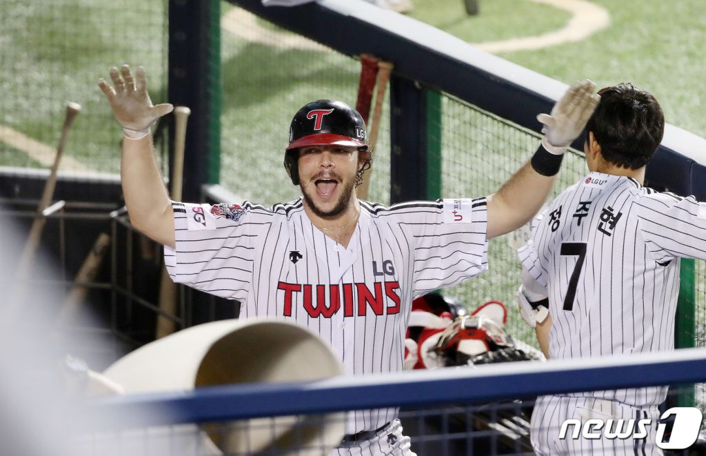 '거침없는' LG, 10-1로 KIA 대파하며 파죽의 7연승…올 시즌 최다연승 : ZUM 뉴스