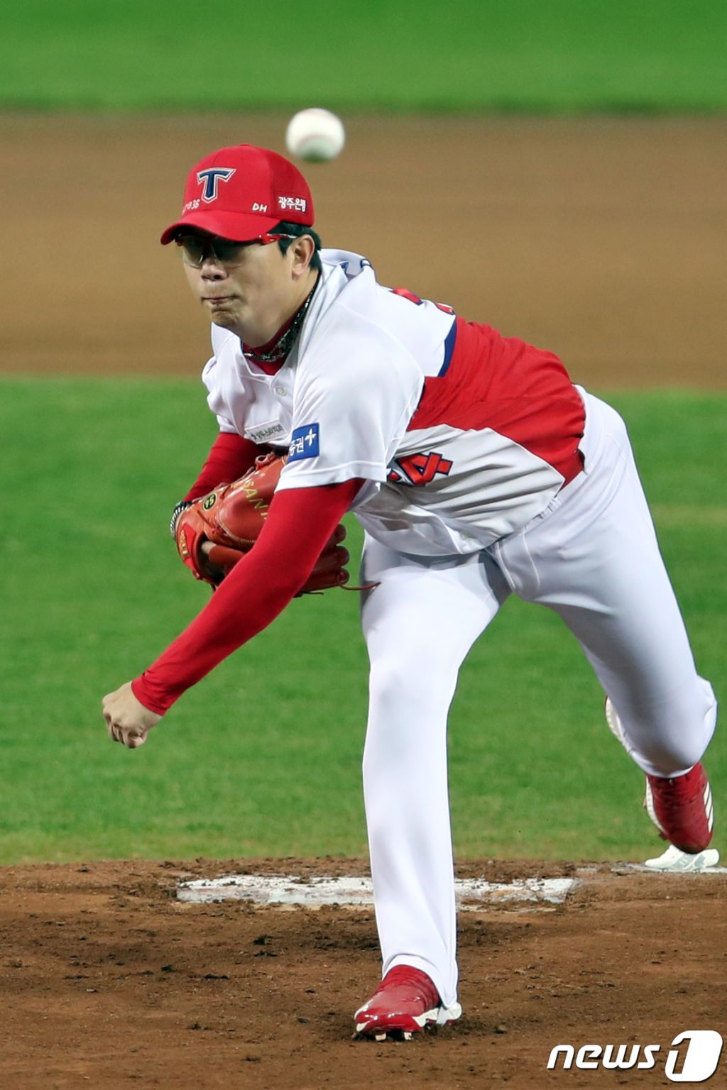 한일 MLB 포스팅 각각 1명씩 성공…FA 양현종·스와무라 결과는? : zum 뉴스
