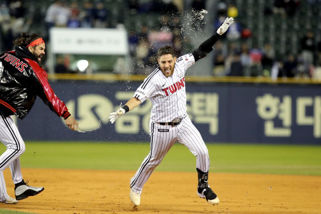 '오스틴 끝내기 2루타' LG 3연승 질주…5점 차 뒤집은 SSG 선두 수성(종합) : zum 뉴스