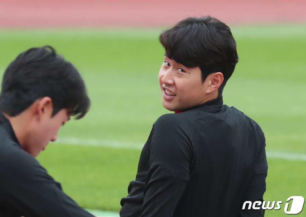 '운명의 13일', 이강인 AG 합류 여부는?…KFA "긍정적 결과 기대" : zum 뉴스