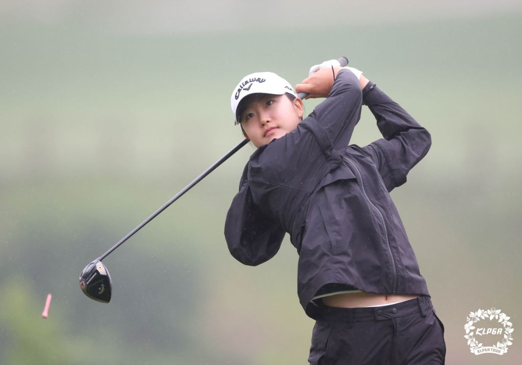 '만 15세' 아마추어 오수민, KLPGA 개막전 3R 선두 도약 : zum 뉴스