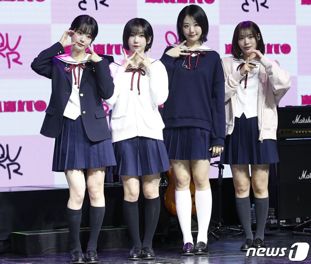 큐더블유이알, 미니 1집 '마니또'로 컴백 : zum 뉴스