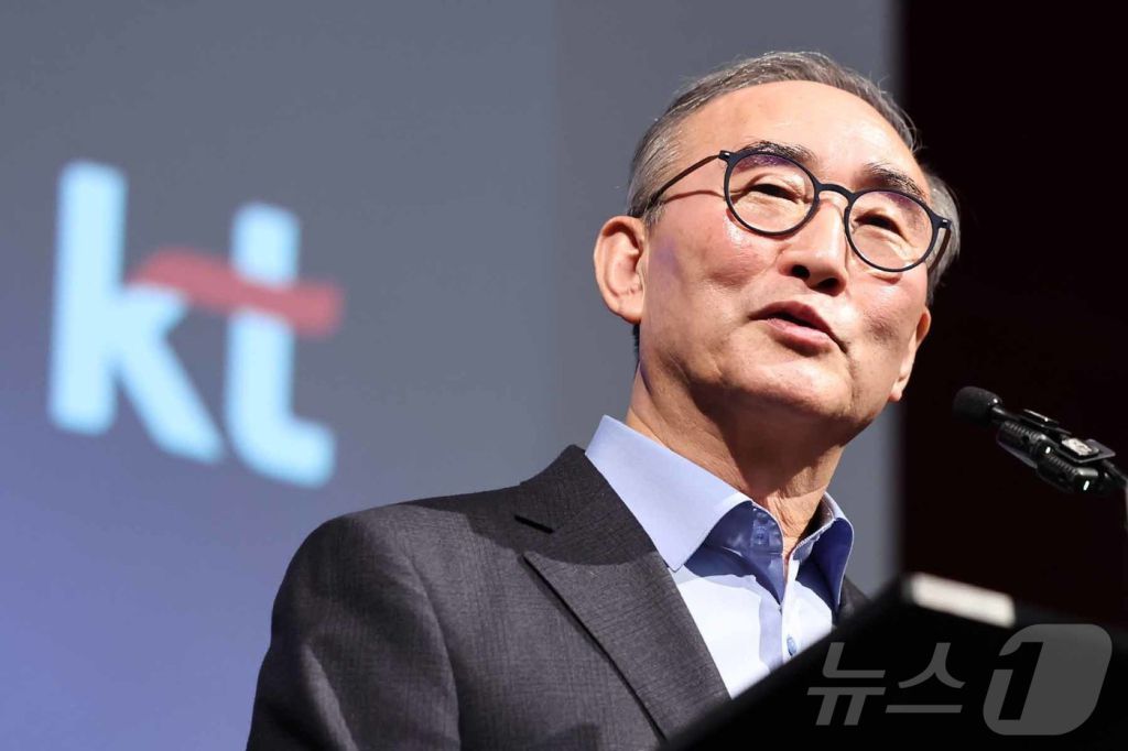 [MWC25] KT, MS와 합작법인 대신 AX센터 만든다…"협력 더 강화" : ZUM 뉴스