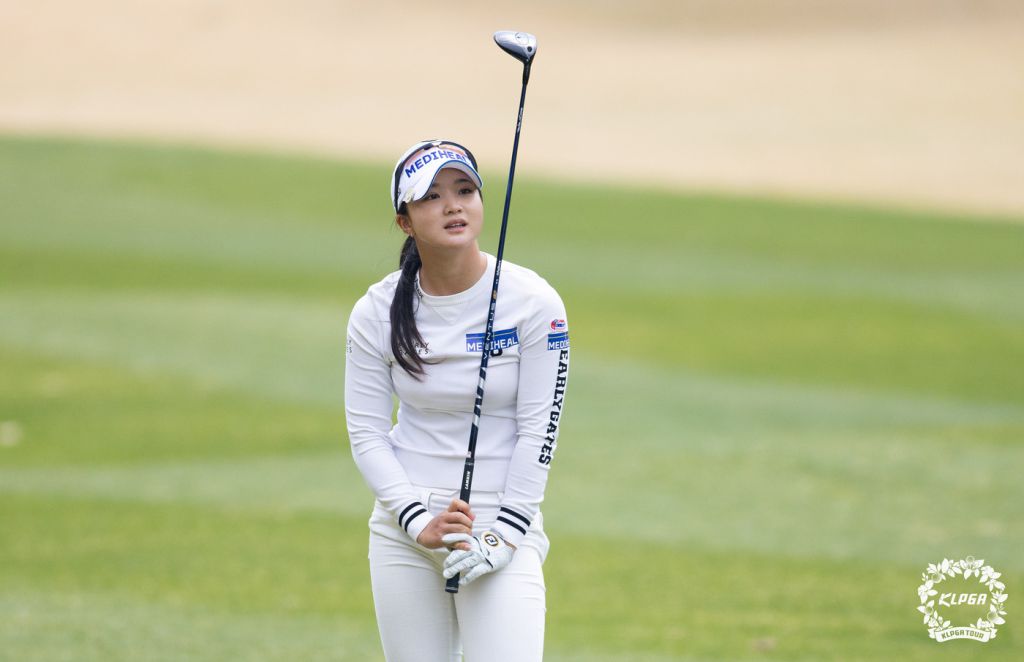 당돌한 신예 정지효 "첫 공식 대회, 긴장 안했다…신인왕이 목표" : ZUM 뉴스