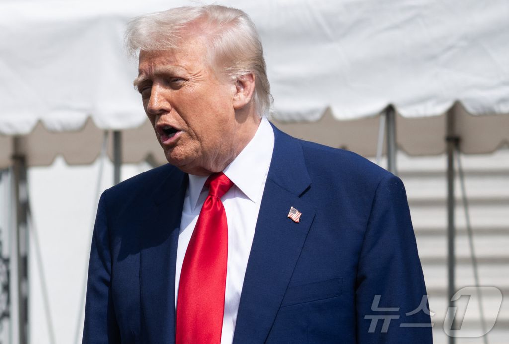 "연구결과 전달" 극우 논객 만난 트럼프, NSC 고위관리들 잘랐다 : ZUM 뉴스