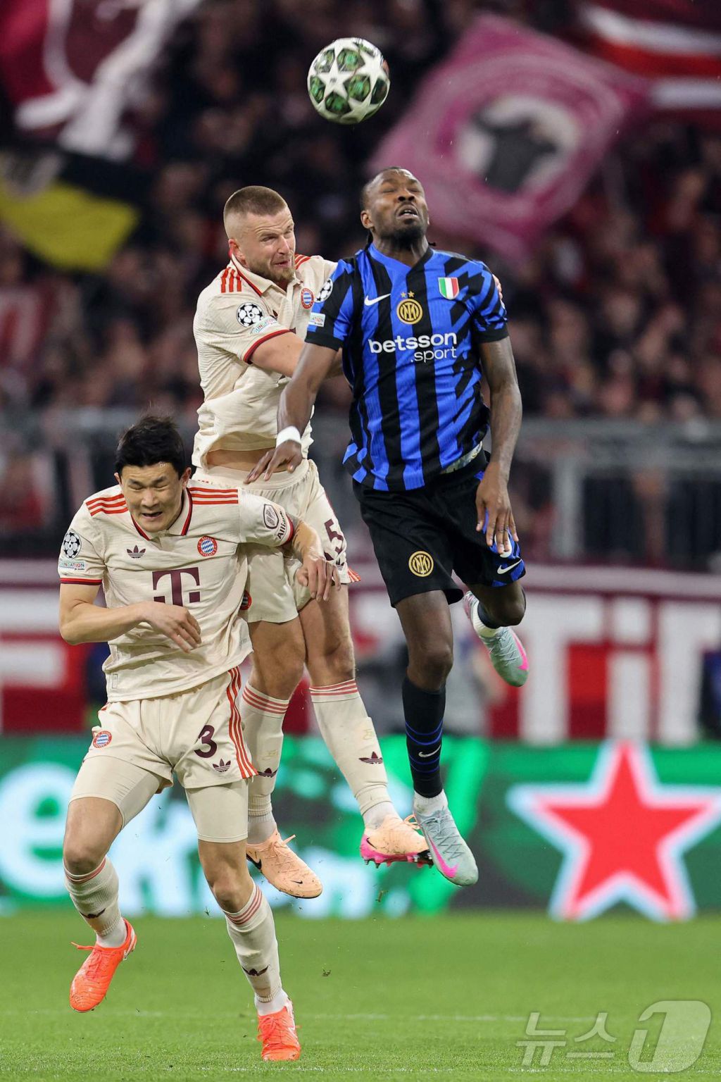 '김민재 75분' 뮌헨, 인테르에 1-2 패배…UCL 4강 적신호 : ZUM 뉴스