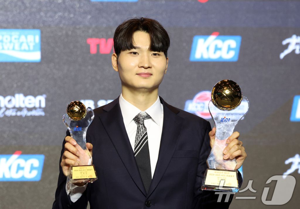 KBL '최고의 별' SK 안영준 "어린 딸에게 멋진 아빠로 기억되고파" : ZUM 뉴스