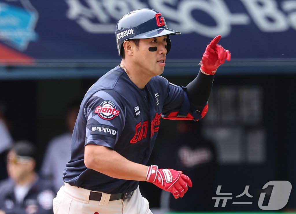 3위 롯데, SSG 잡고 3연승 질주…4위 삼성과 1.5경기 차 벌려 : ZUM 뉴스