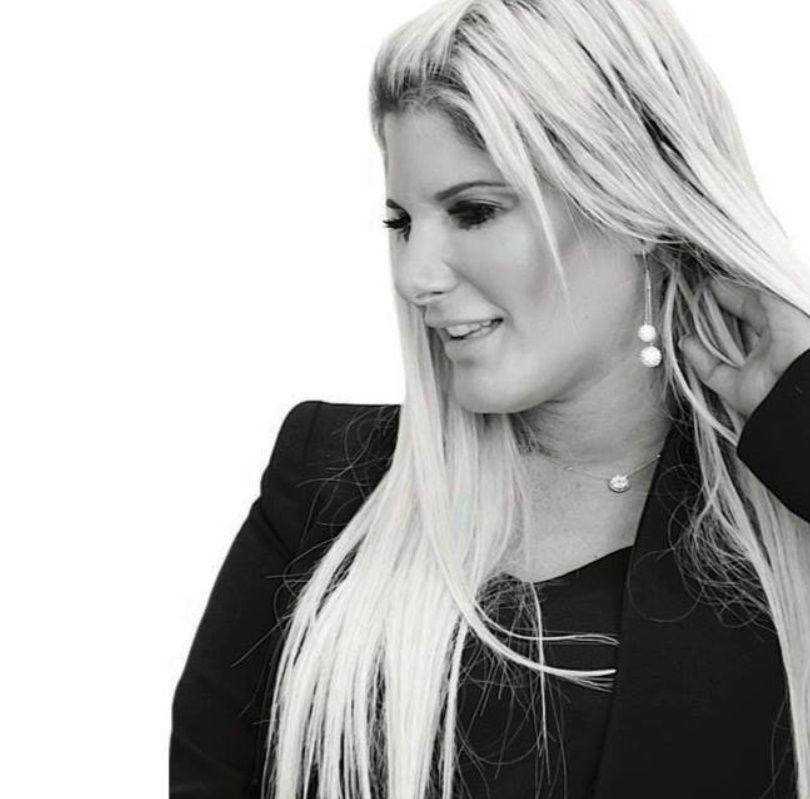 넷플릭스 유명 스타, 뺑소니 교통사고로 40세 사망…용의자 체포 : zum 뉴스