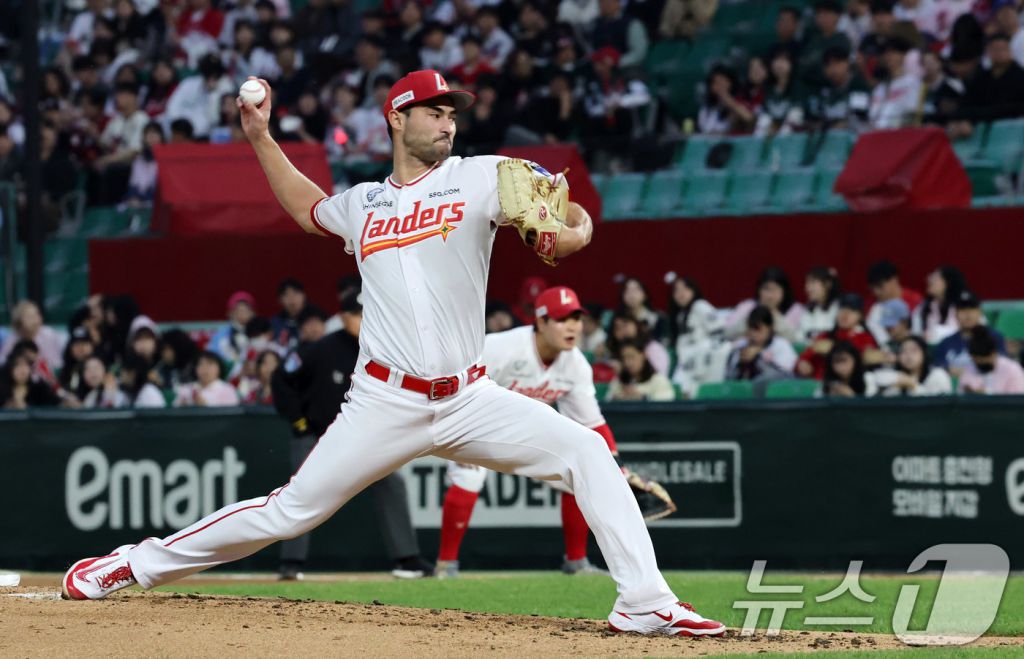 '화이트 10K' SSG, 류현진 복귀한 한화에 2-0 승리…3연전 2승1패 : zum 뉴스