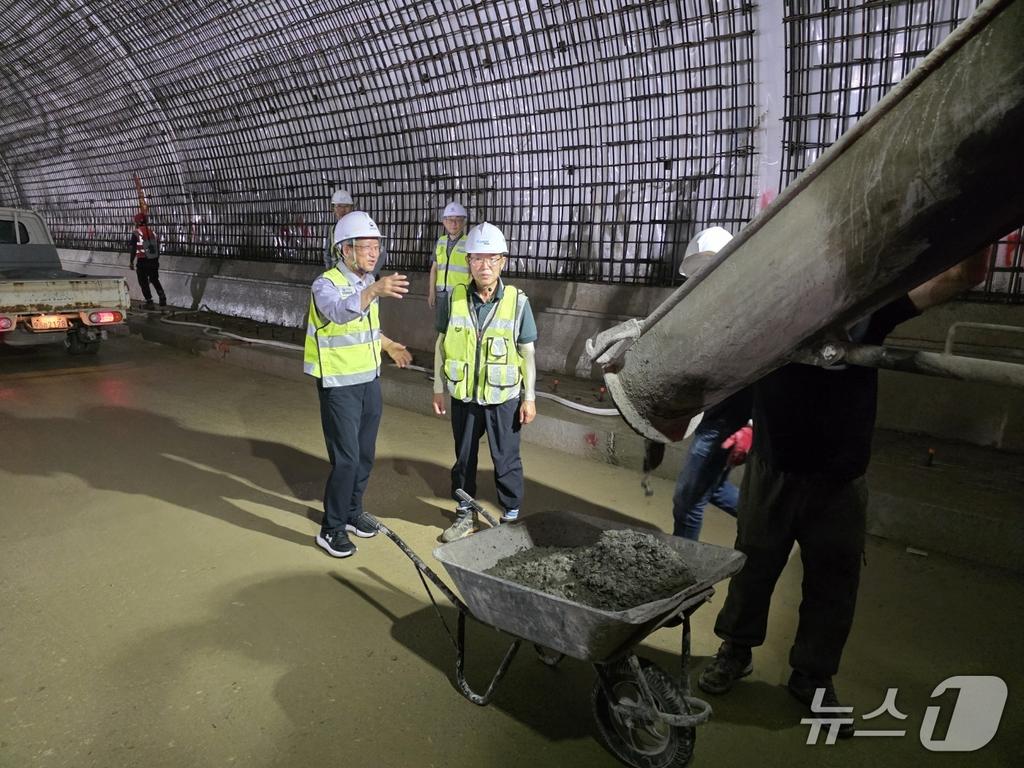 강원조달청, 여름철 집중호우 대비 레미콘 품질점검 강화 : zum 뉴스