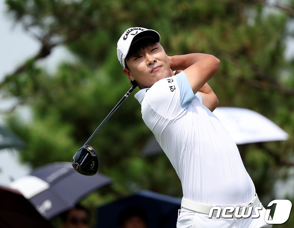 전가람·최승빈, 제네시스 챔피언십 3R 공동 7위…선두 그룹과 3타 차 : zum 뉴스