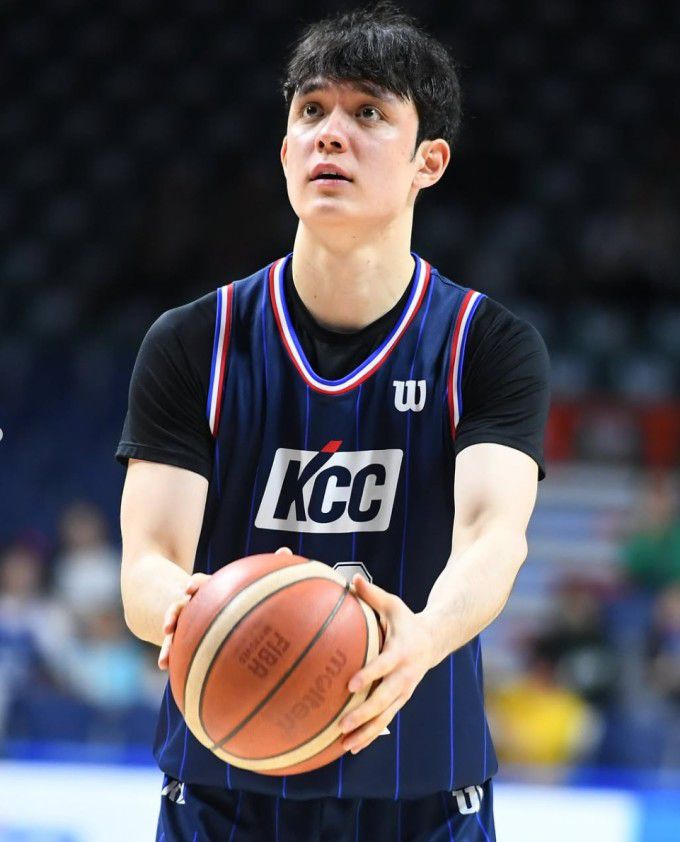 [프로농구] '3점포 12방' KCC, 소노 꺾고 안방 8연패 탈출 : zum 뉴스