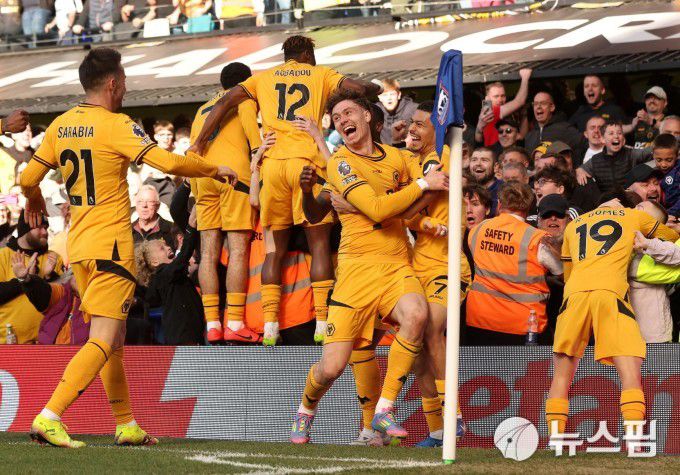 [EPL] 황희찬, 3경기 연속 결장… 울버햄프턴, 3경기 연속 승리 : ZUM 뉴스