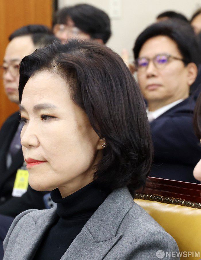 과방위 출석한 이진숙 방통위원장과 신동호 EBS 신임 사장 : zum 뉴스