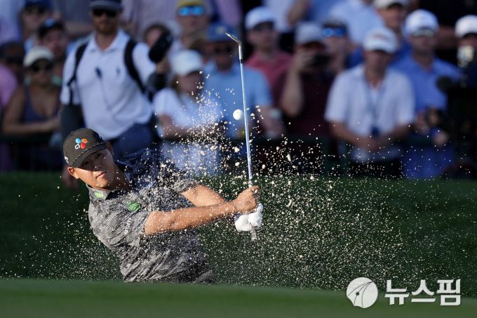[PGA] 김시우, 찰스 슈와브 2라운드 공동 28위…79계단 상승 : ZUM 뉴스
