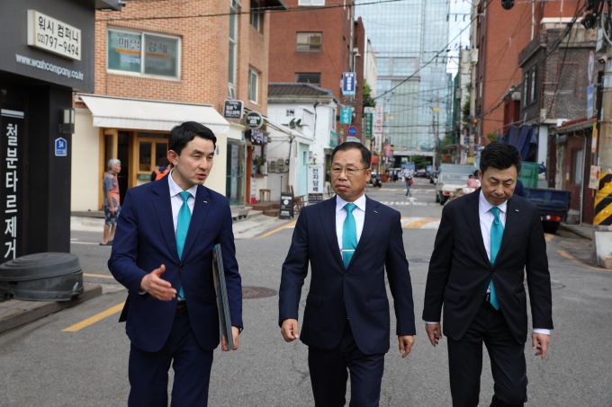 용산 전면1구역 시공자 선정 임박…포스코·HDC현산 CEO 나서 '진두지휘' : zum 뉴스