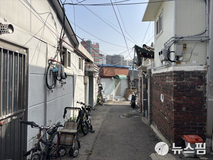 신당10구역, GS건설·HDC현산이 재건축한다…공사비 6168억 규모 : zum 뉴스