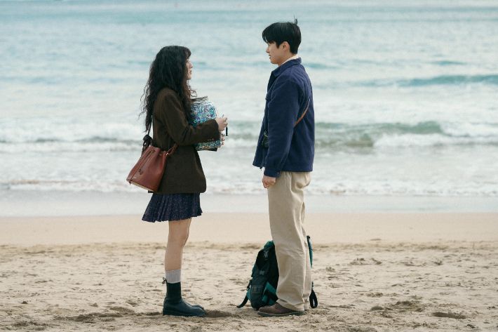 "학알 엔딩 이유? 박정민·공유·정유미 출연은…" '고백의 역사' 감독 해석[왓더OTT] : zum 뉴스