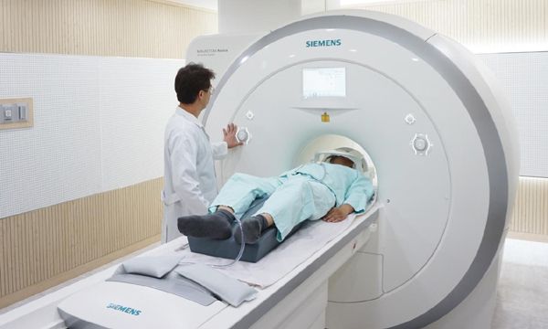 MRI 검사, 이상소견 때 2회만 건보 적용 추진 : zum 뉴스
