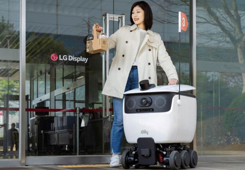 LGD 사업장서 AI 로봇 활용 배달 서비스 : ZUM 뉴스