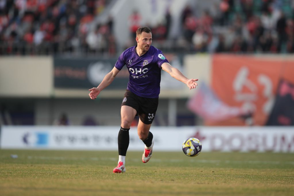 ‘공수 맹활약’ 안양 토마스, K리그1 7라운드 MVP : zum 뉴스