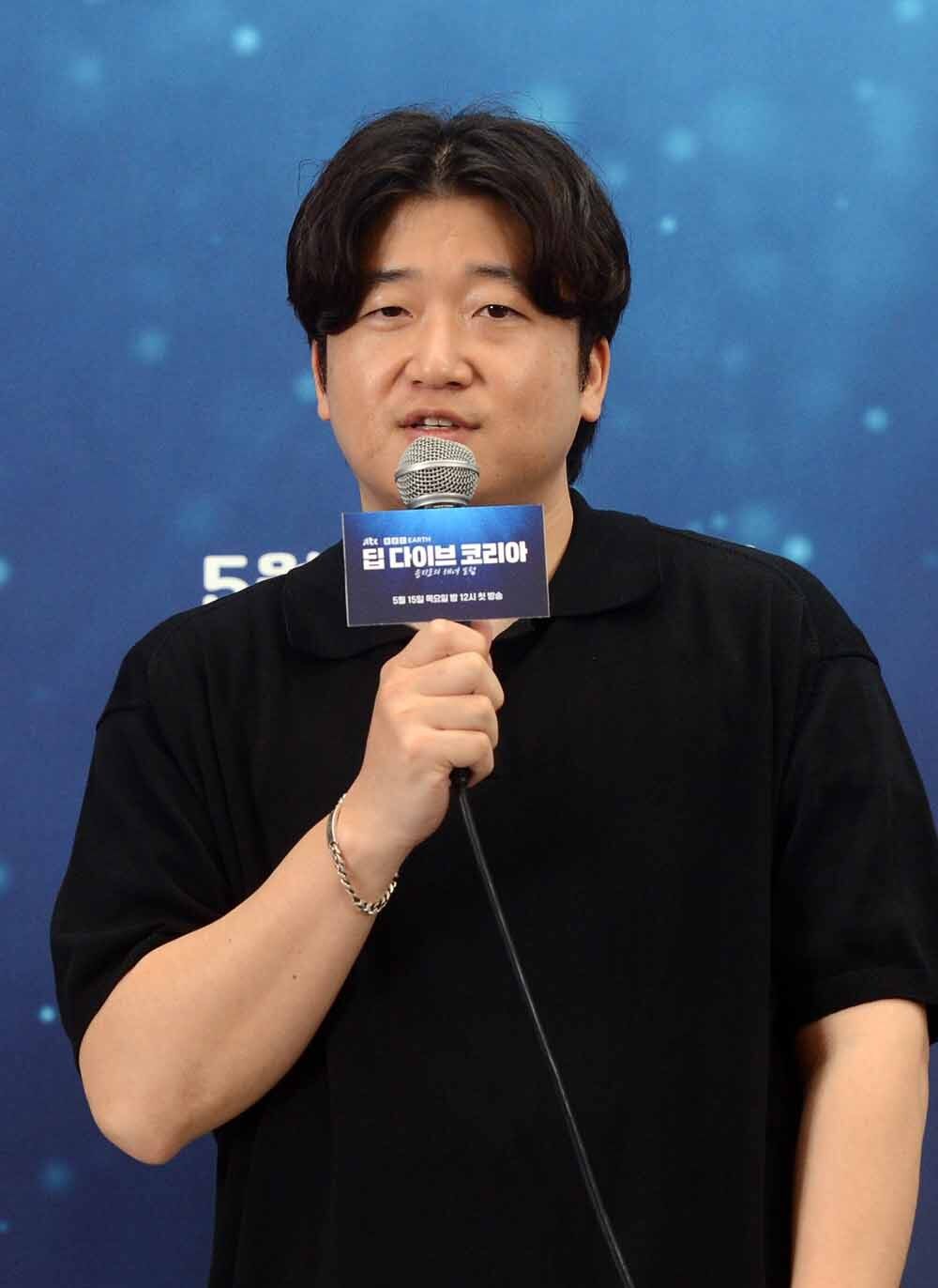 [SW포토]'딥 다이브 코리아: 송지효의 해녀 모험' 이후 PD : ZUM 뉴스