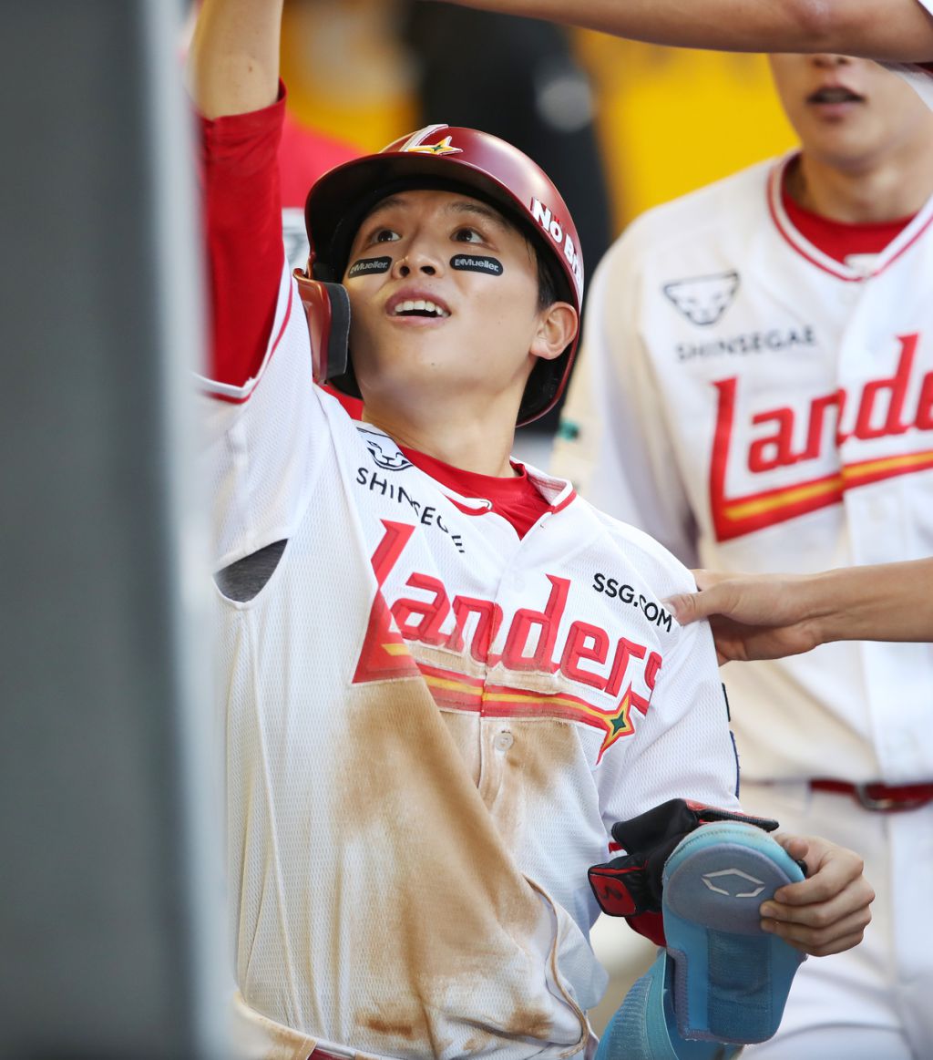 ‘新대도를 향해’ 바람의 아들과 나란히! 정준재, 30연속 도루 성공···SSG, 키움 11-1 완파 '김윤하, 선발 15연패' : ZUM 뉴스