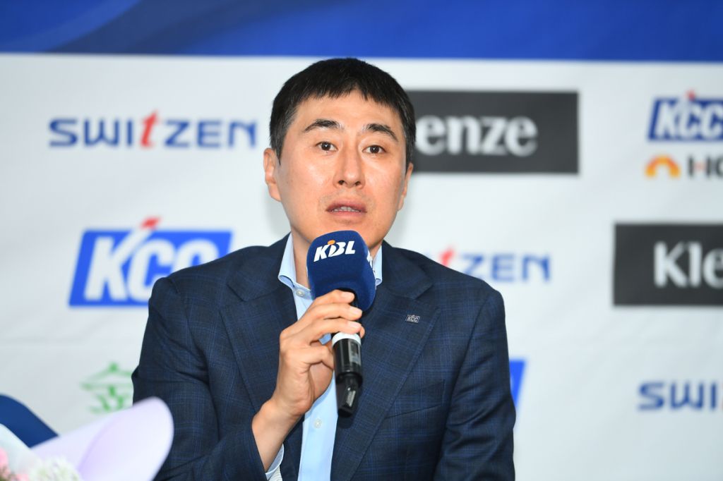 허훈 품고 ‘경력직’ 외인 구성까지… 슈퍼팀 KCC, 이젠 증명의 시간이다 : zum 뉴스